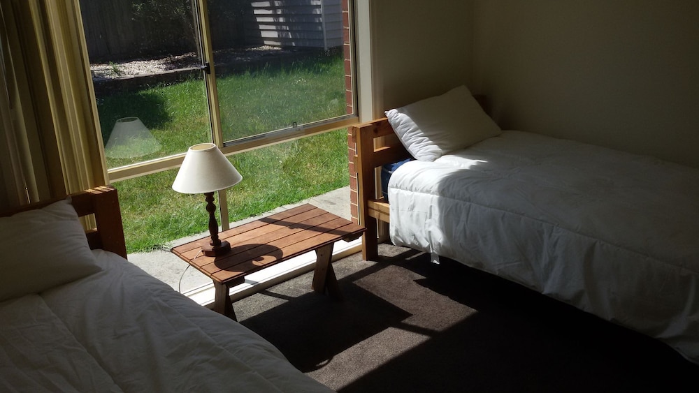 Spacious, Pet Friendly And Walking Distance To The Beach - Inverloch