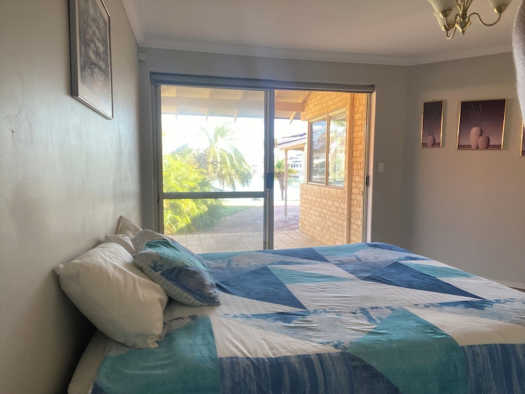 The Canal House - Perth