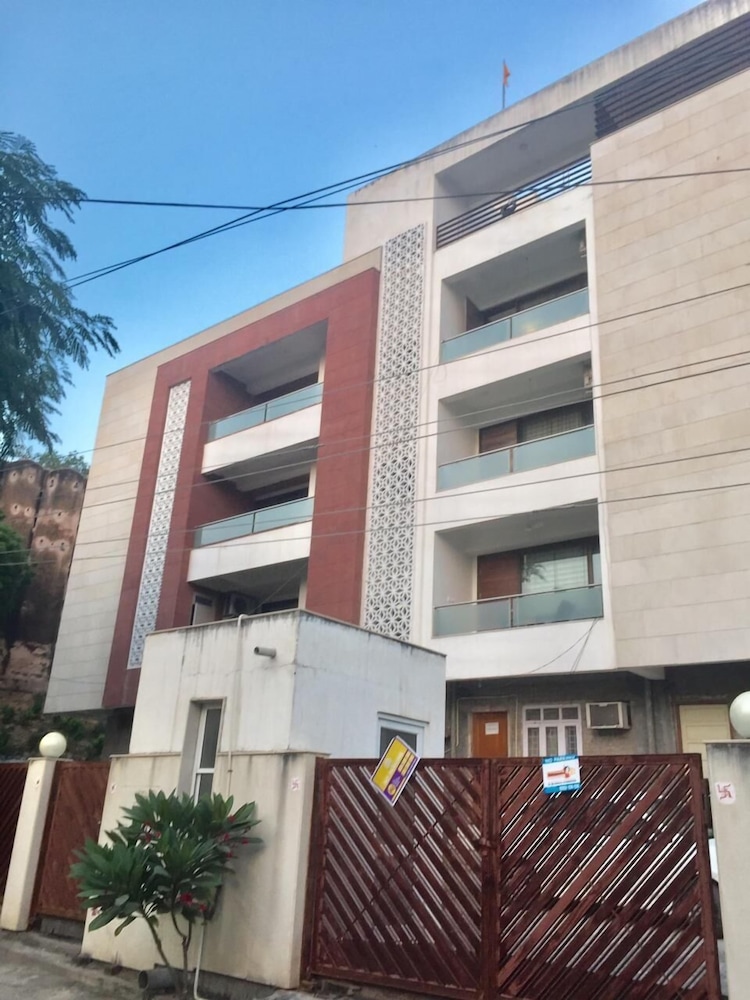 Cheerful, Spacious Private Apt In ★ Location - 자이푸르