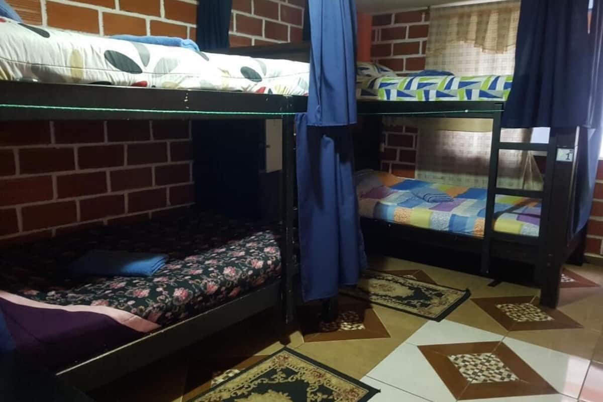 Quarto Triplo | Cofre no quarto, cortinas/cortinados opacos, Wi-fi grátis 