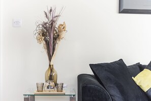 Apartamento Executivo, 2 quartos, 2 casas de banho, vista para o jardim | Sala de estar | TV de ecrã plano 