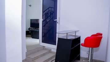 Vila luxo, 6 quartos, para não fumantes | Sala de estar | TV de tela plana 40 polegadas com canais via satélite, TV