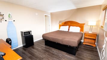 Quarto Individual Básico, 1 cama king-size, não fumadores | Wi-fi grátis, roupa de cama fornecida