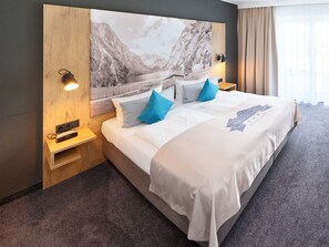 Quarto Duplo Comfort, não fumadores, vista para a montanha | Roupa hipoalergénica, cofre no quarto, secretária, Wi-fi grátis 