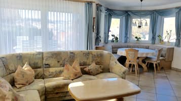 Apartamento | Sala | TV de ecrã plano