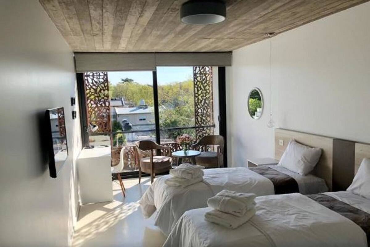 Quarto duplo, 2 camas de solteiro, para não fumantes | Roupas de cama premium, cofres nos quartos, cortinas blackout