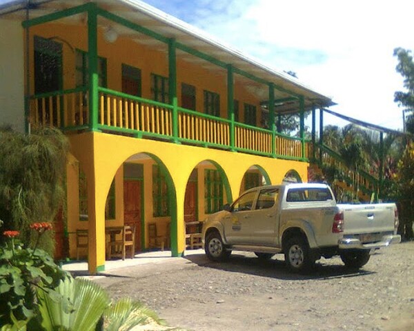 Cabinas Manzanillo Caribe Sur Cr - Cahuita