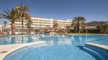 Piscina interior, piscina exterior