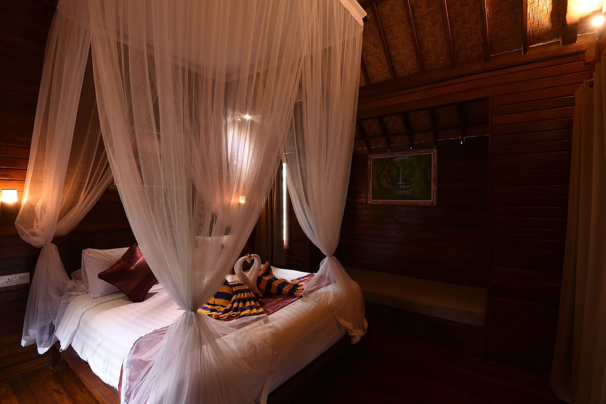 Quarto Duplo Deluxe, 1 cama queen-size, vista para o oceano | 1 quarto, secretária, camas desdobráveis, Wi-fi grátis