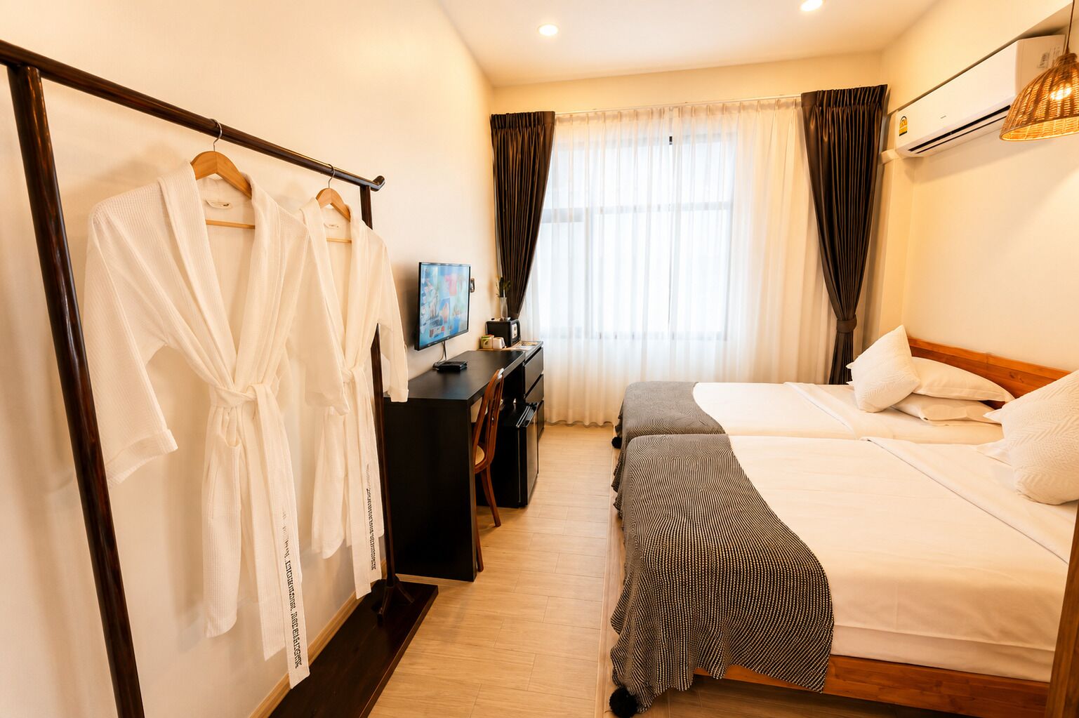 Quarto Twin Premier, não fumadores | Roupa de alta qualidade, minibar, cofre no quarto 