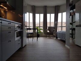 Apartamento (1 Bed) | Cortinas/cortinados opacos, ferro/tábua de engomar, Wi-fi grátis 