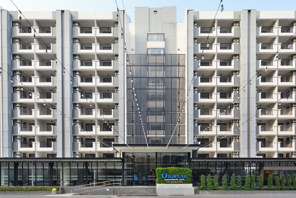 O2 Grand Suvarnabhumi Airport - Free Scheduled Shuttle From Hotel To Suvarnabhumi Airport - Bang Phli District