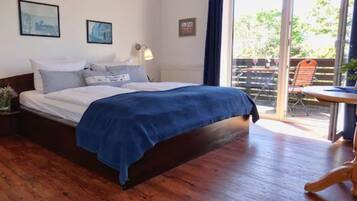 Quarto Duplo Standard | Cortinas/cortinados opacos, Wi-fi grátis, roupa de cama fornecida