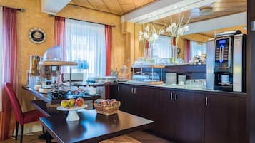 Pequeno-almoço tipo buffet diário incluído
