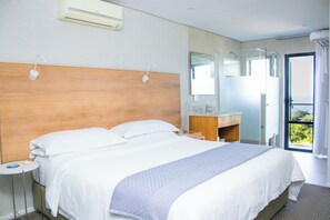 Quarto casal ou duplo standard, sacada, vista para o oceano (Suite 3) | Vista do quarto