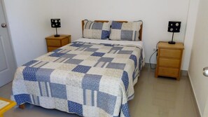 Quarto Duplo, casa de banho privativa | Wi-fi grátis, roupa de cama fornecida