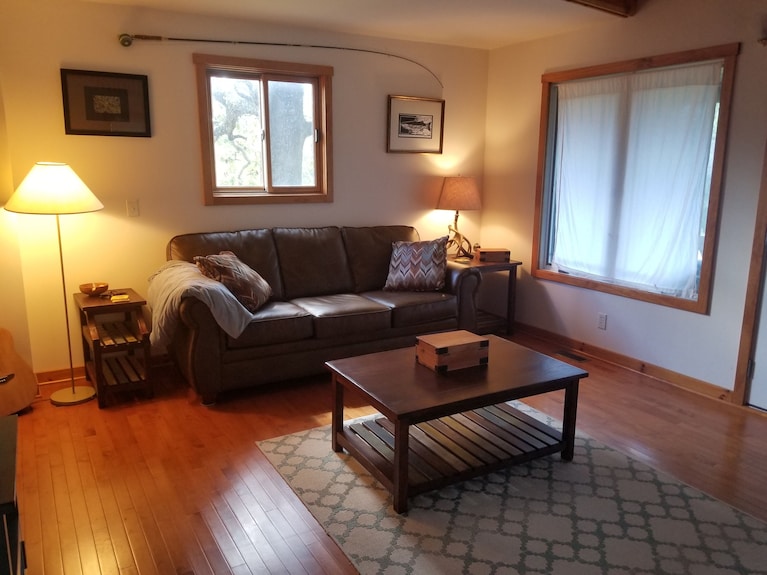 Wifi!! Big Oak Cabin, Ozarks, Hot Tub, Rivers! - Missouri