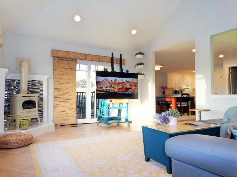 Spacious Clean Updated Home. Luxury Amenities - Santa Cruz, CA