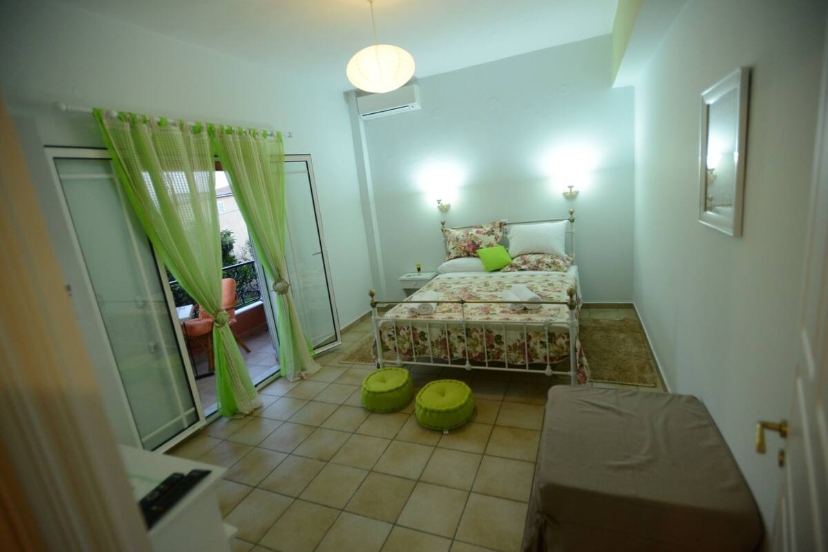 Apartamento, 2 quartos, vista para o jardim | 2 quartos, cofre no quarto, ferro/tábua de engomar, Wi-fi grátis