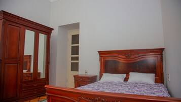 Quarto Triplo Familiar, várias camas | Quartos insonorizados, ferro/tábua de engomar, Wi-fi grátis