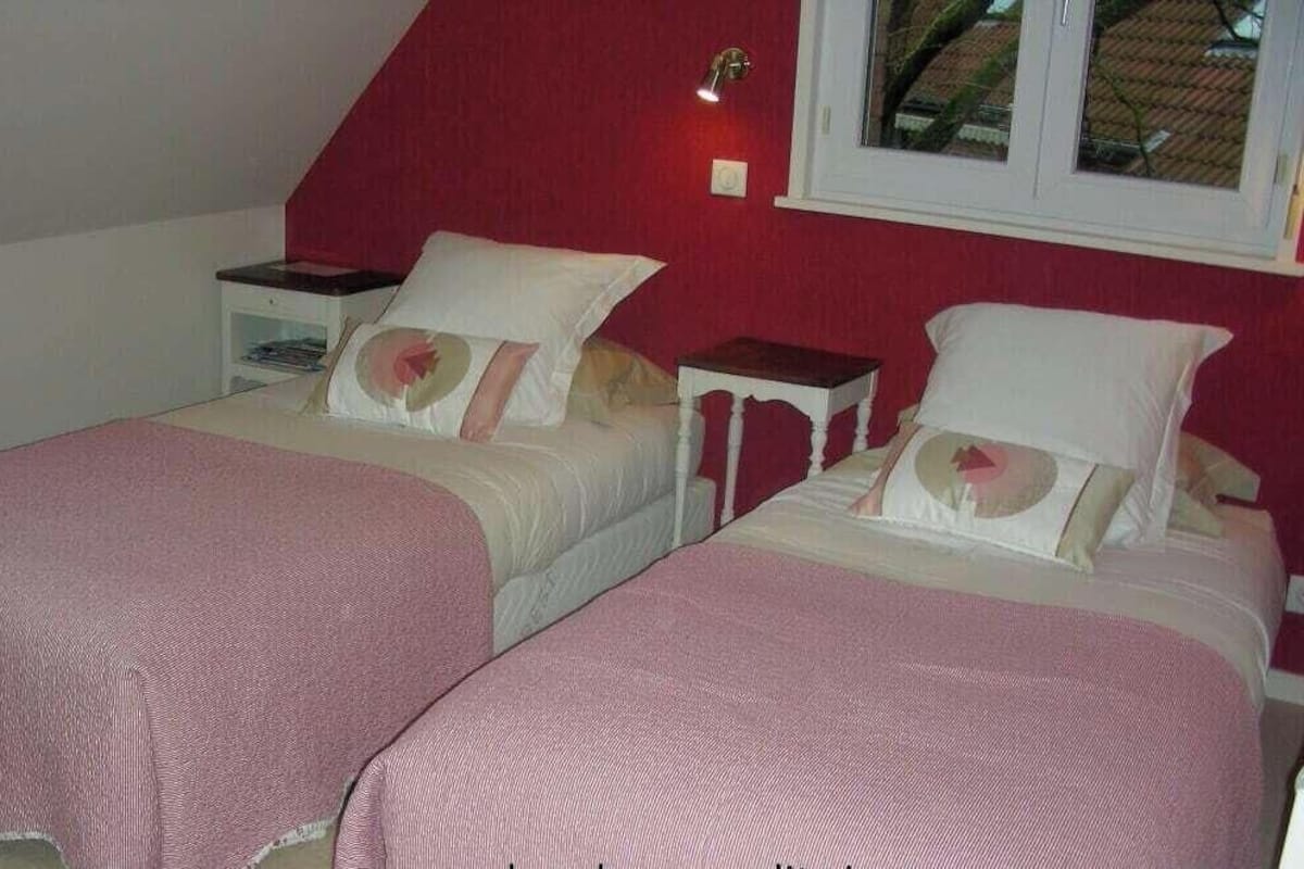 Quarto Duplo ou Twin, casa de banho anexa, vista para o jardim (2. Chambre Rose) | Wi-fi 