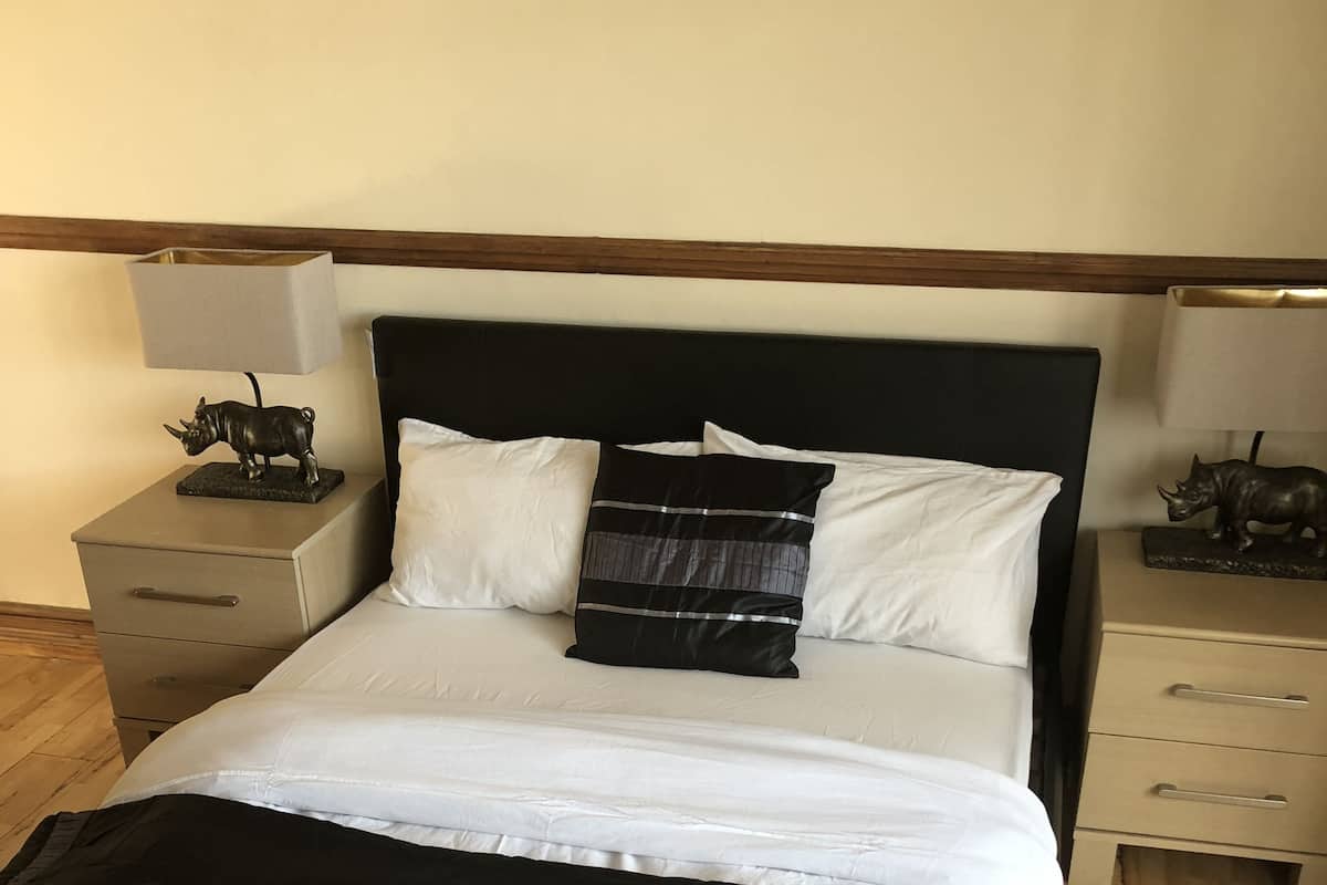 Apartamento premium, 2 quartos, para não fumantes | Ferros/tábuas de passar roupa, Wi-Fi de cortesia, roupa de cama