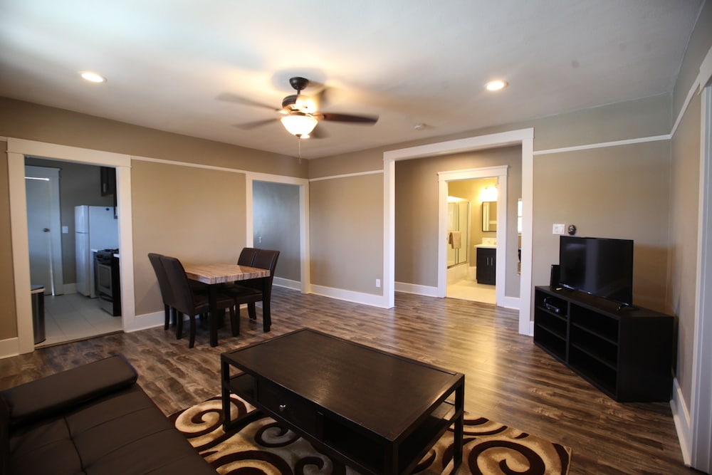 3 Br Disneyland Home Sleeps 6-8 - Anaheim, CA