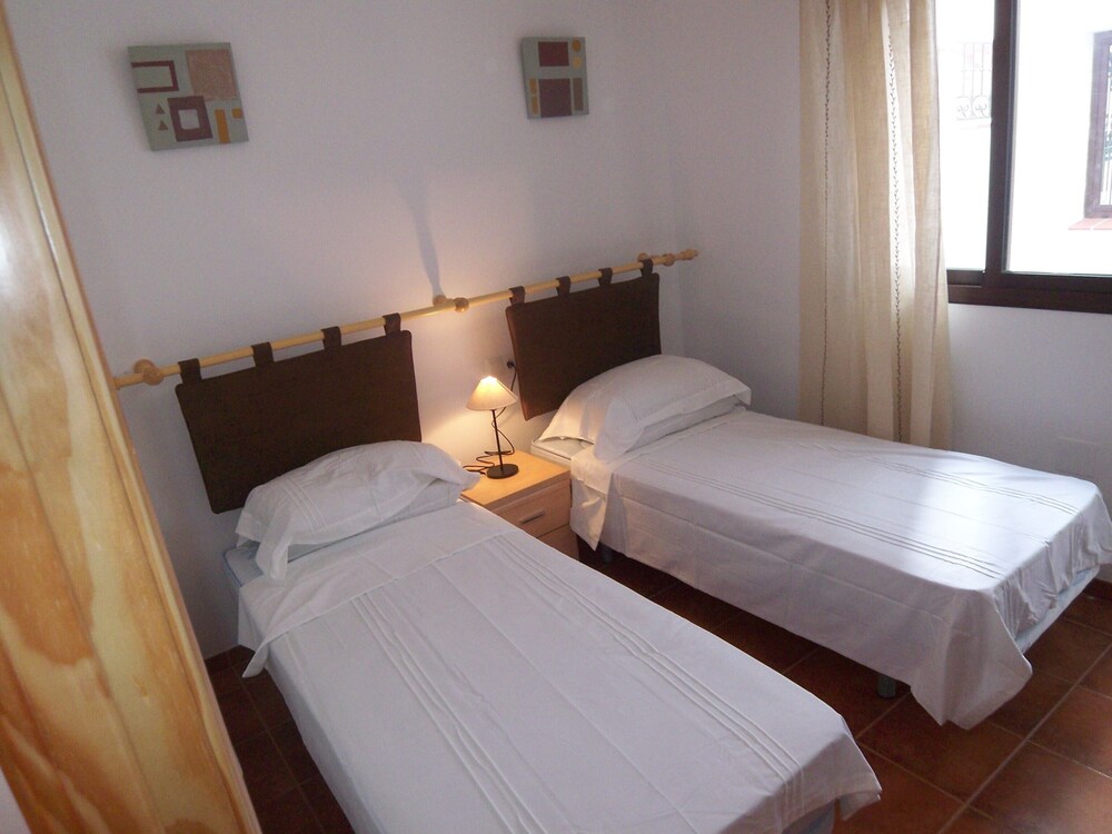 Modern Apartment With Swimming Pool, Satellite Tv & High Speed Fibre Wifi - Frigiliana
