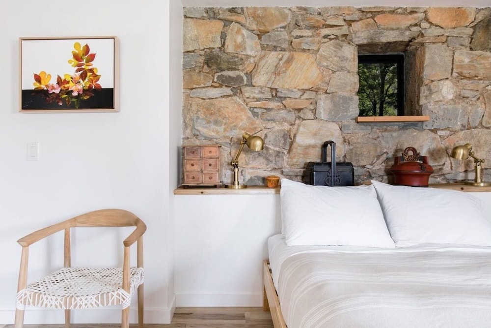The Forest Door-the Lap Of Luxury In The Heart Of Tryon-new Apt Above Harmon Fie - Tryon, NC
