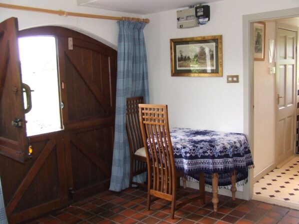 Sweet Coach House is located next to a stunning tidal beach on the Wild ...