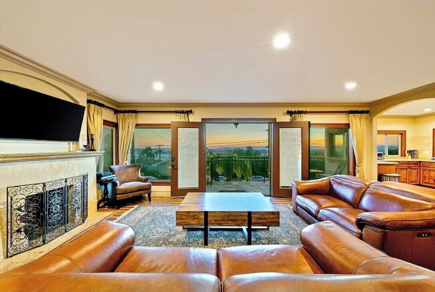 Luxury 5bd/4ba Mission Hills/stunning Rooftop + Skyline Views - San Diego Airport (SAN)