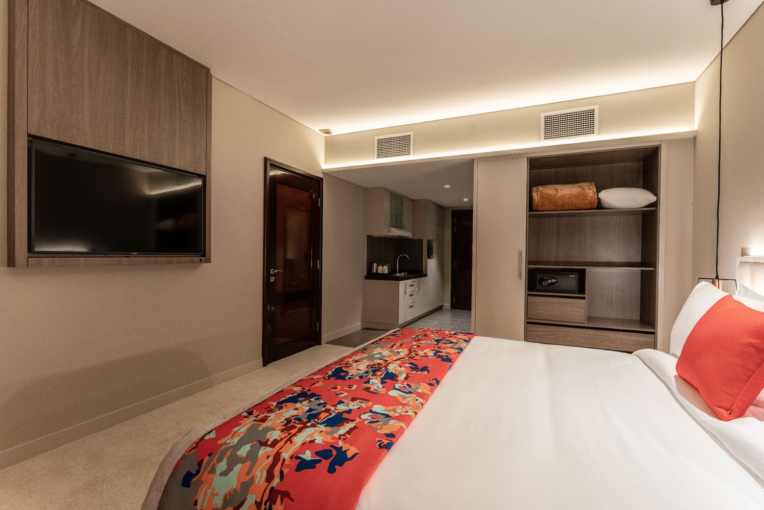 Leva Hotel and Suites, Mazaya Centre Reviews, Deals & Photos 2024 ...