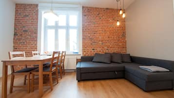 Apartamento, kitchenette | Cortinas/cortinados opacos, ferro/tábua de engomar, Wi-fi grátis