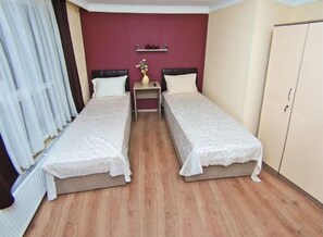 Cortinas/cortinados opacos, quartos insonorizados 