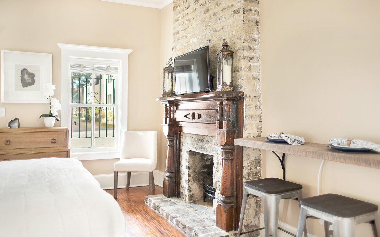 Easy-access Studio With Full Kitchen On Broughton By Lucky Savannah - Savannah, GA