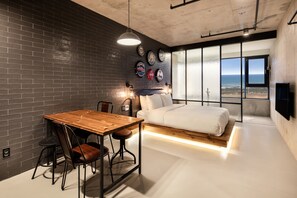 Quarto (Super) | Com decoração personalizada, com mobília individualizada, secretária 