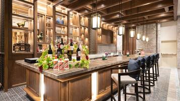 Pequenos-almoços, almoços, jantares servidos, cozinha internacional