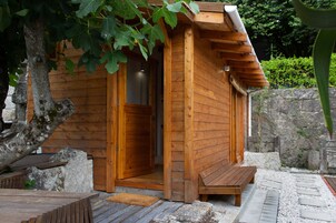 Quarto Familiar, kitchenette, vista para o jardim | Terraço/pátio interior