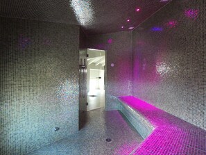 Sauna, banheira de hidromassagem, banho turco, 1 sala de tratamento 