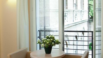 Quarto Duplo Comfort, 1 cama queen-size, não fumadores | Vista do quarto