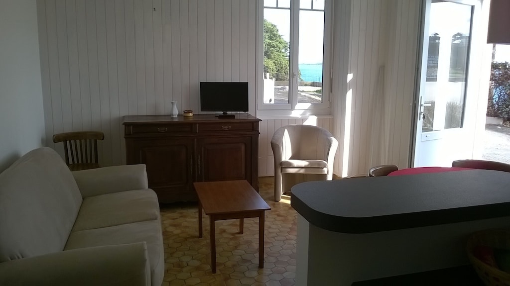 Appartement Calme, Lumineux, Rénové, Vue Panoramique Mer, Sur Plage Trestraou - Perros-Guirec