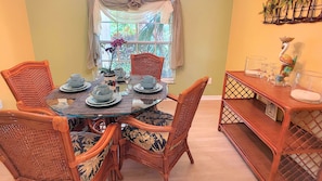 Casa, 3 quartos | Refeições no quarto