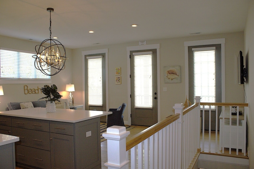 Spacious 2 Br Townhouse Walking Distance To The Beach And Boardwalk (410b) - Virginia Beach, VA