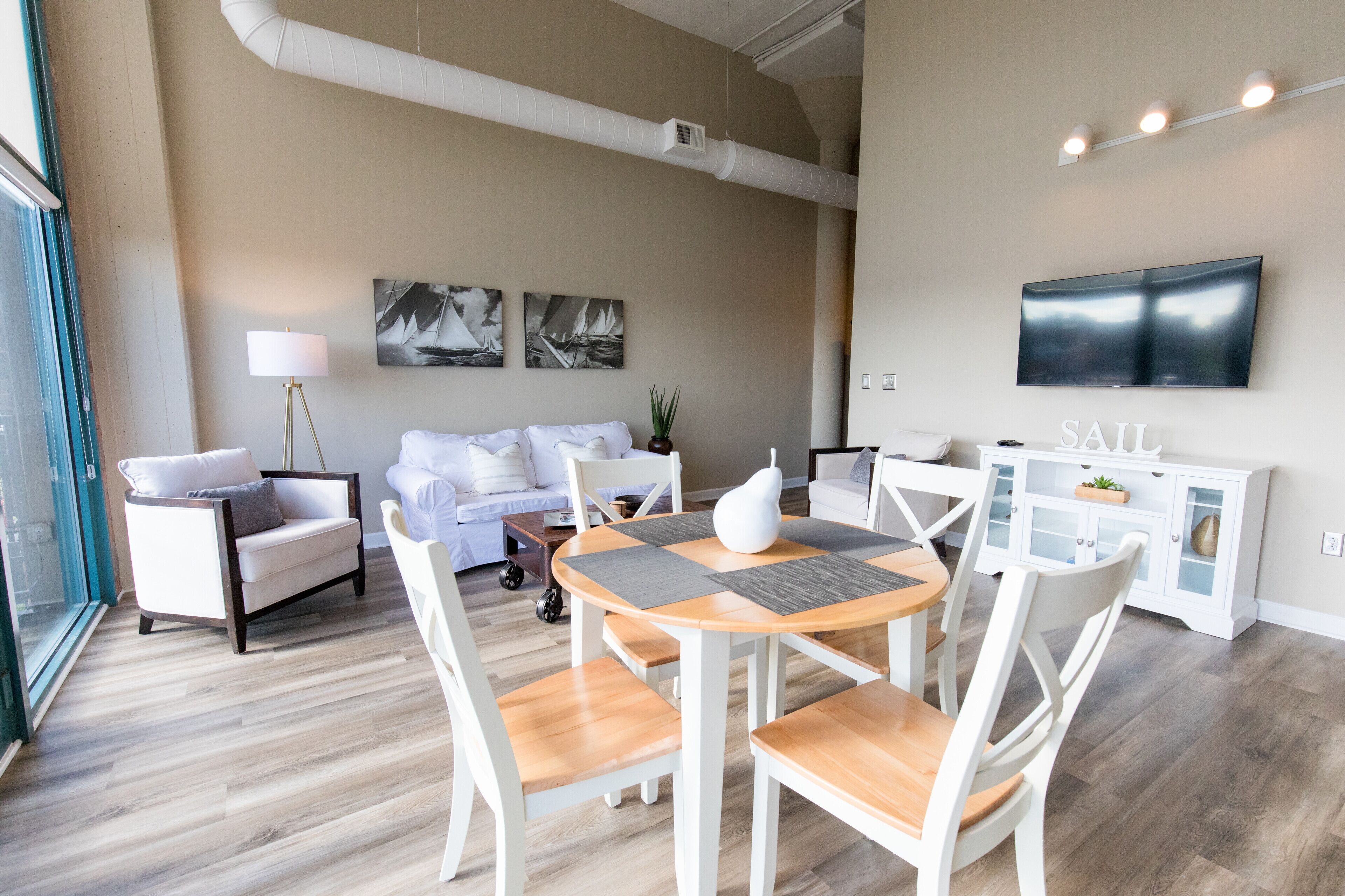 Spectacular Turn-key Waterfront Getaway For Six!! - Sandusky, OH