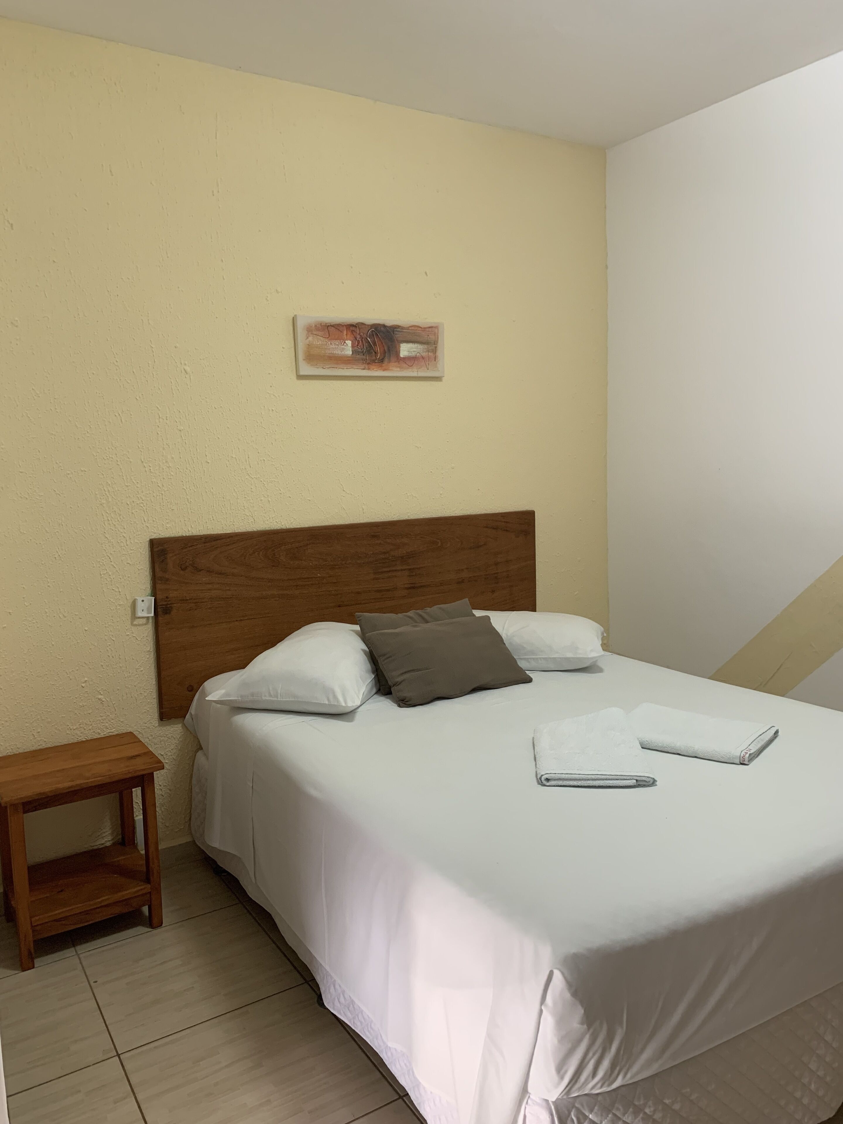 Minibar, Wi-fi grátis, roupa de cama fornecida 