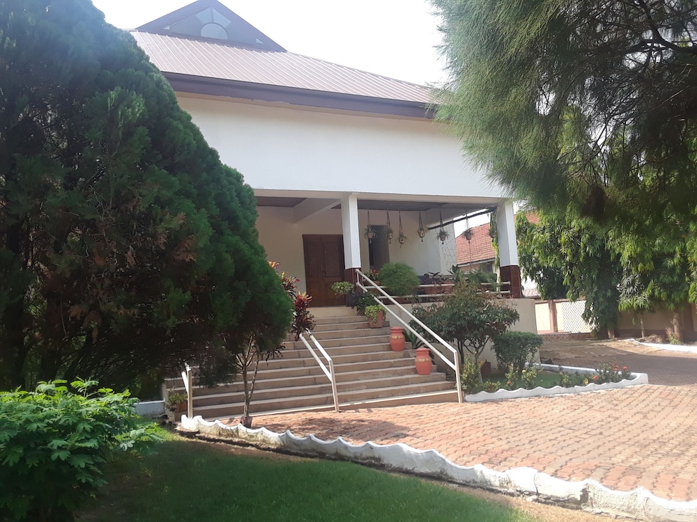 Four Villages Inn - Kumasi