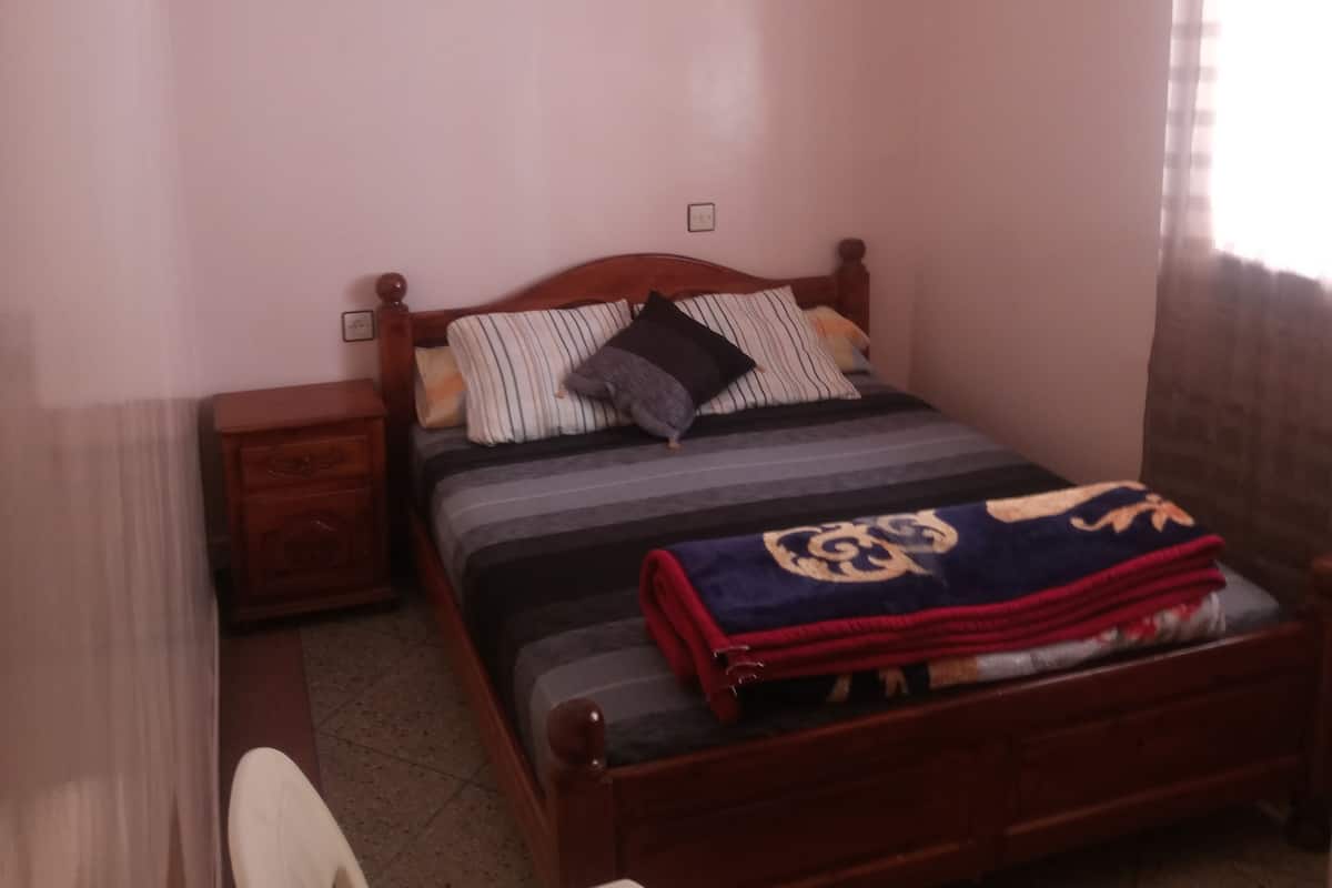 Quarto Familiar, várias camas, não fumadores | Secretária, Wi-fi grátis, com decoração personalizada