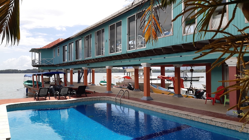 Hotel El Delfin - Izabal