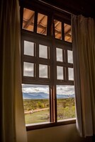 Superior Vista Montanhas | Minibar, cortinas/cortinados opacos, Wi-fi grátis 