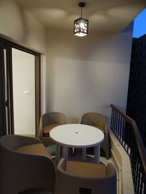 Apartamento Deluxe, 3 quartos, varanda, vista para o rio | Varanda